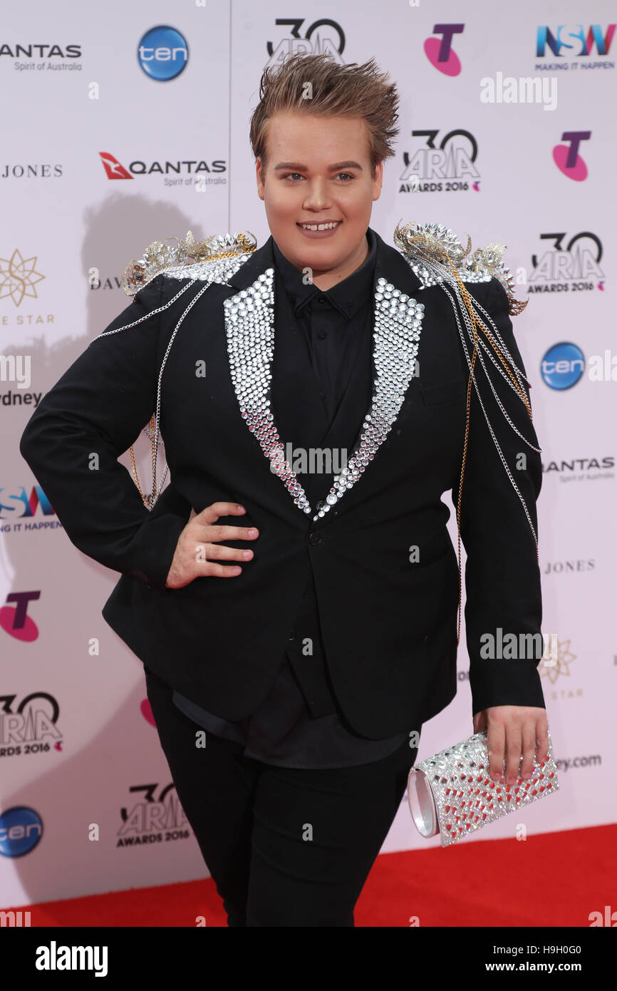 Sydney, Australia. 23 November 2016. Alright Hey arrives on the red ...