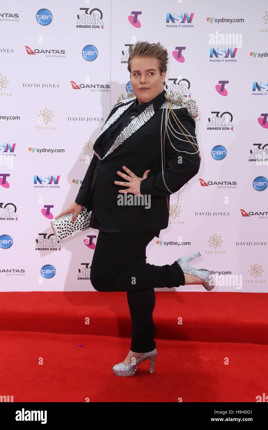 Sydney, Australia. 23 November 2016. Alright Hey arrives on the red ...