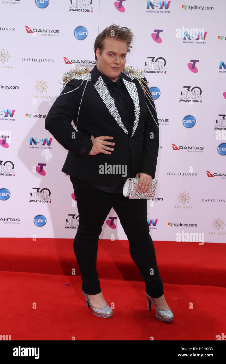 Sydney, Australia. 23 November 2016. Alright Hey arrives on the red ...