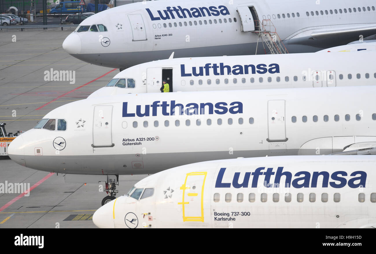 Parked Lufthansa planes at the airport in Frankfurt am Main, Germany ...