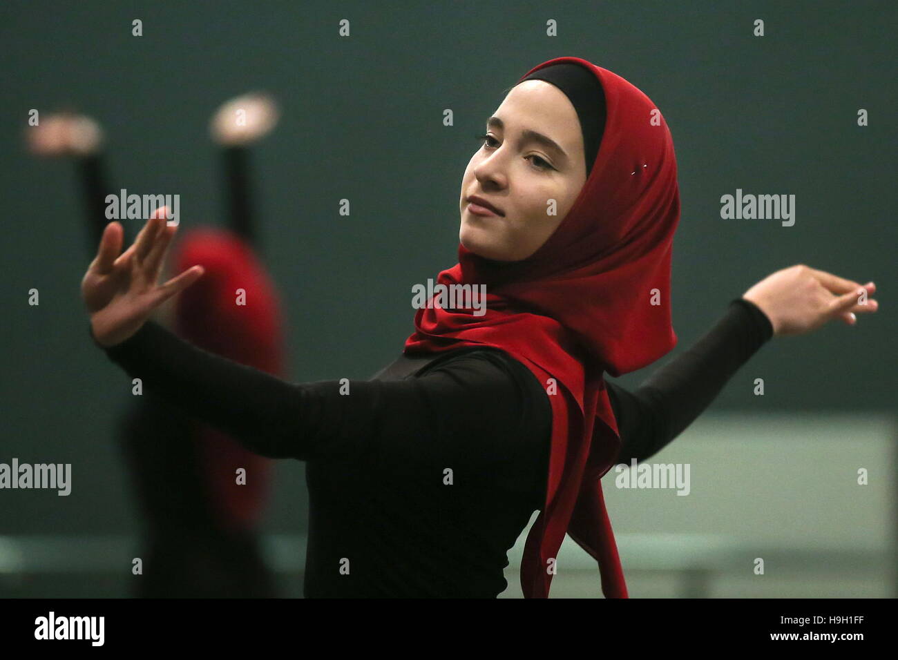 Chechen Women Stock Photos & Chechen Women Stock Images - Alamy