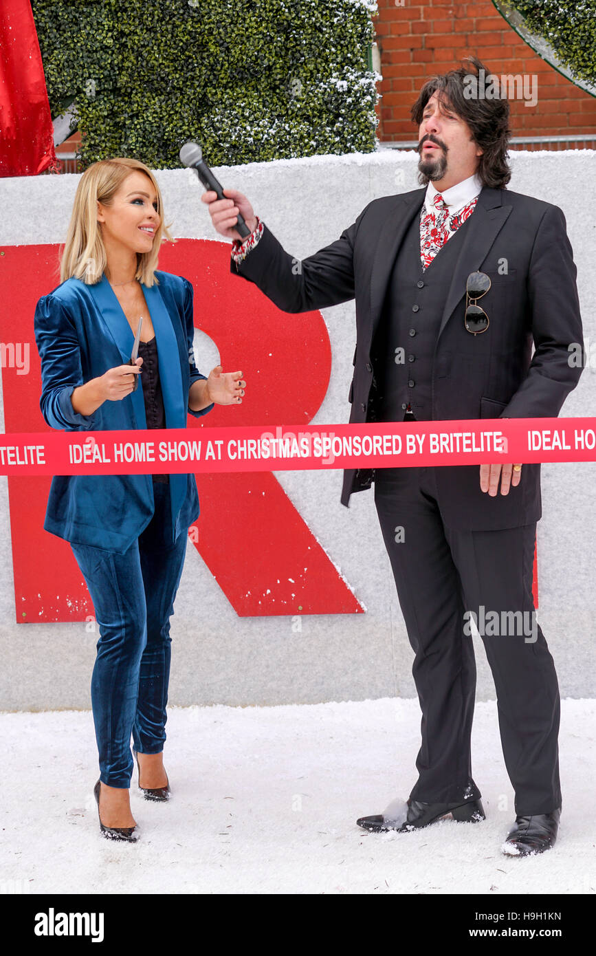 Olympia, London, UK. 23rd Nov, 2016. Glamorous TV presenter & inspiring ...