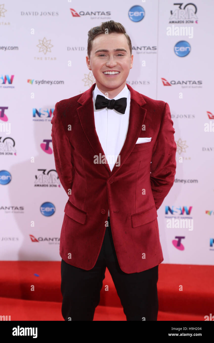 Sydney, Australia. 23 November 2016. Harrison Craig arrives on the red ...