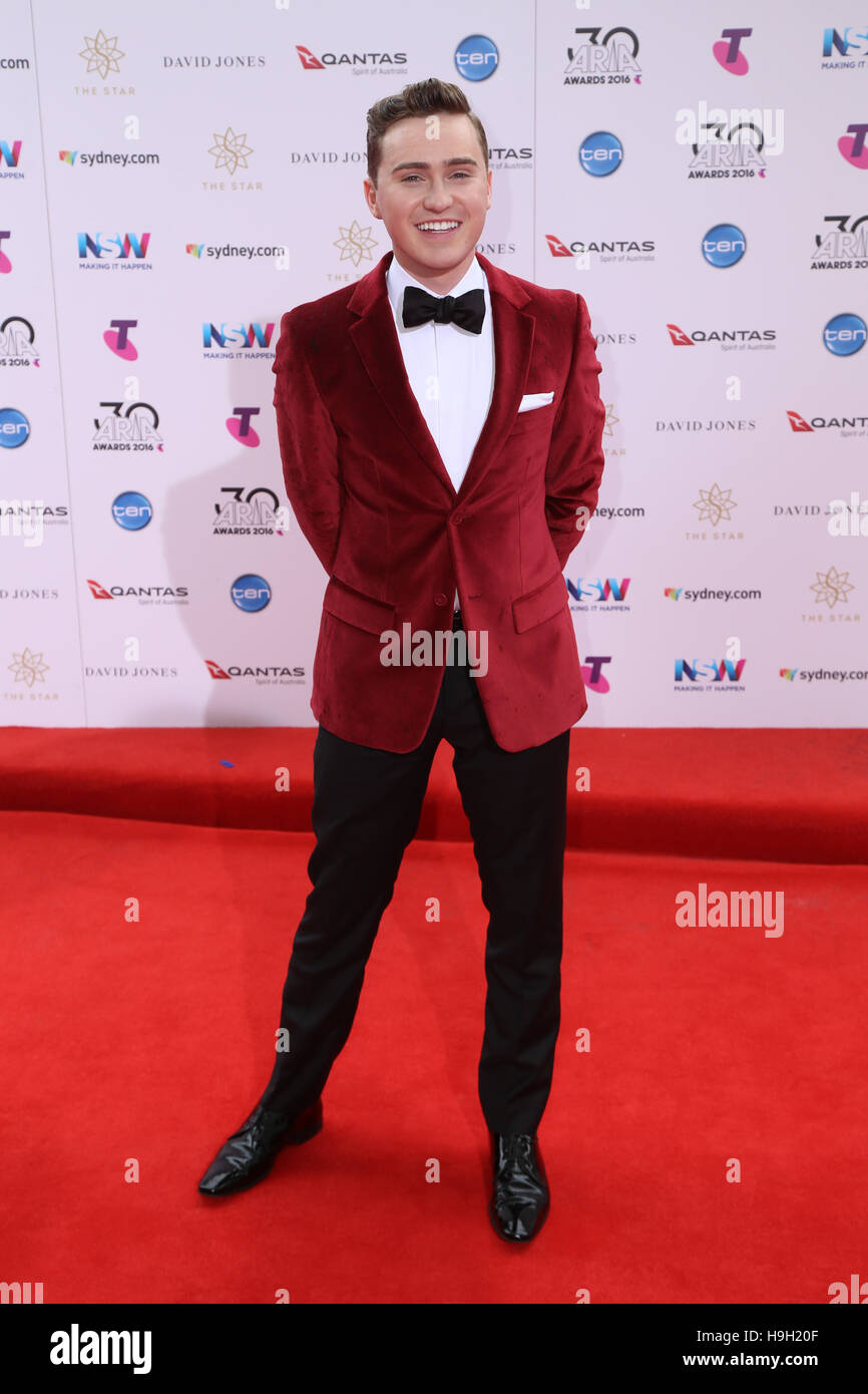 Sydney, Australia. 23 November 2016. Harrison Craig arrives on the red ...