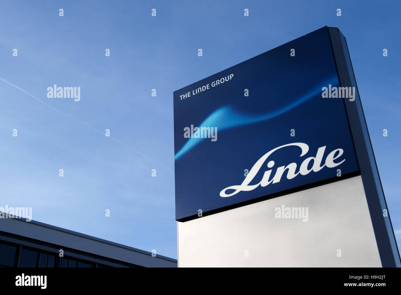 Linde logo hi-res stock photography and images - Alamy