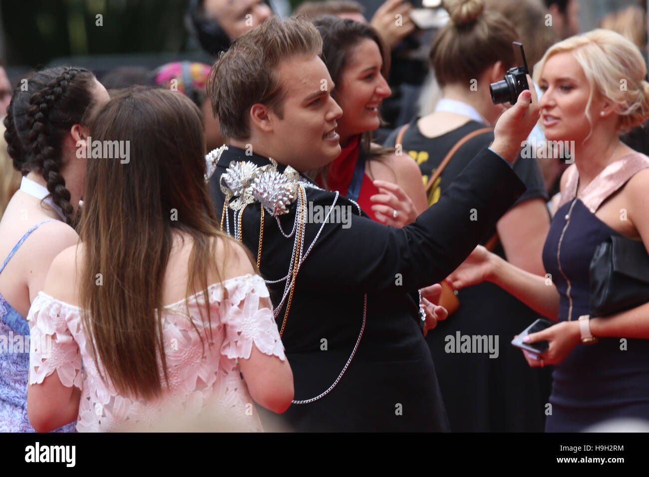 Sydney, Australia. 23 November 2016. Alright Hey arrives on the red ...