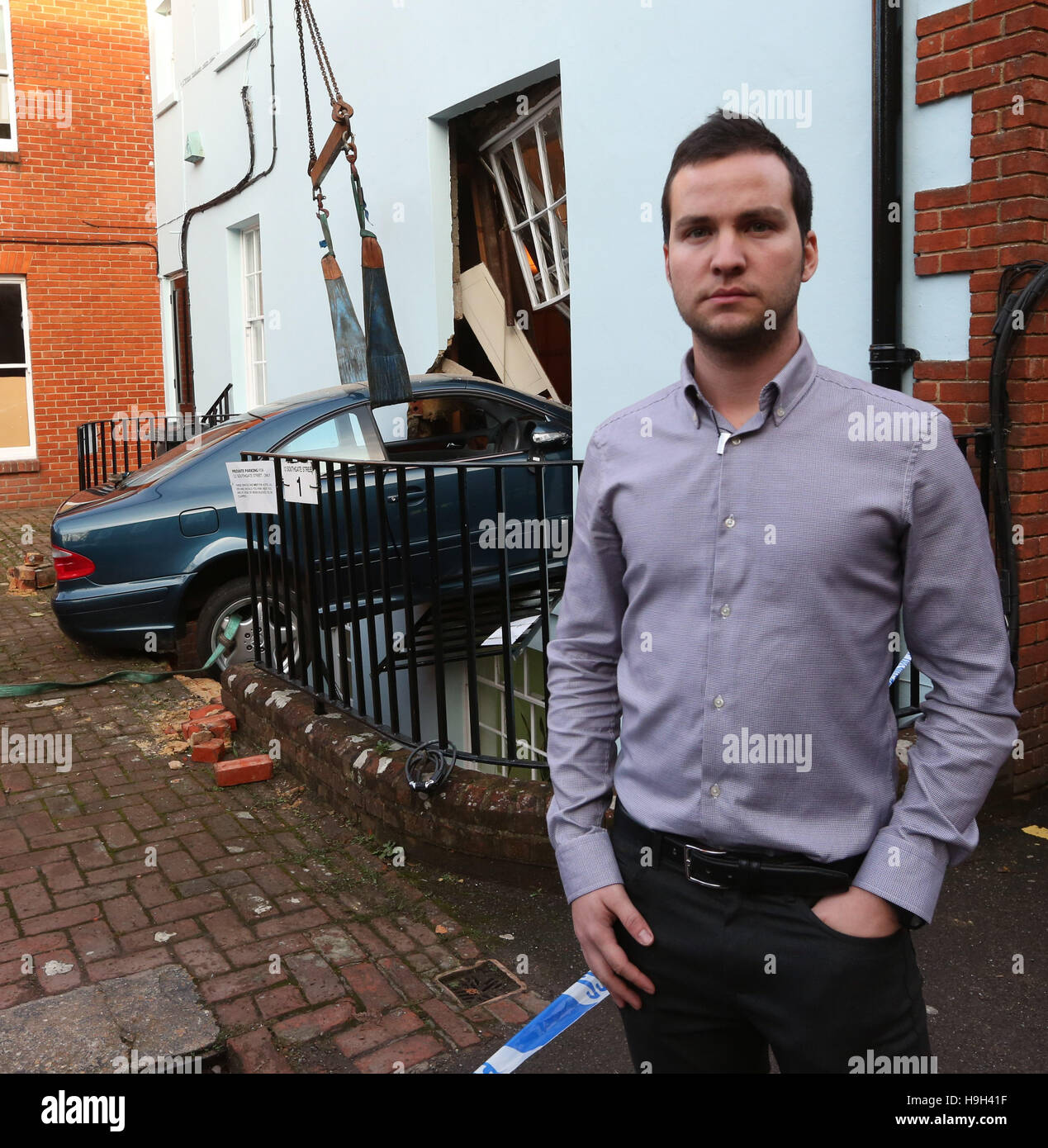 Emergency ambulance fire police chaos hi-res stock photography and ...
