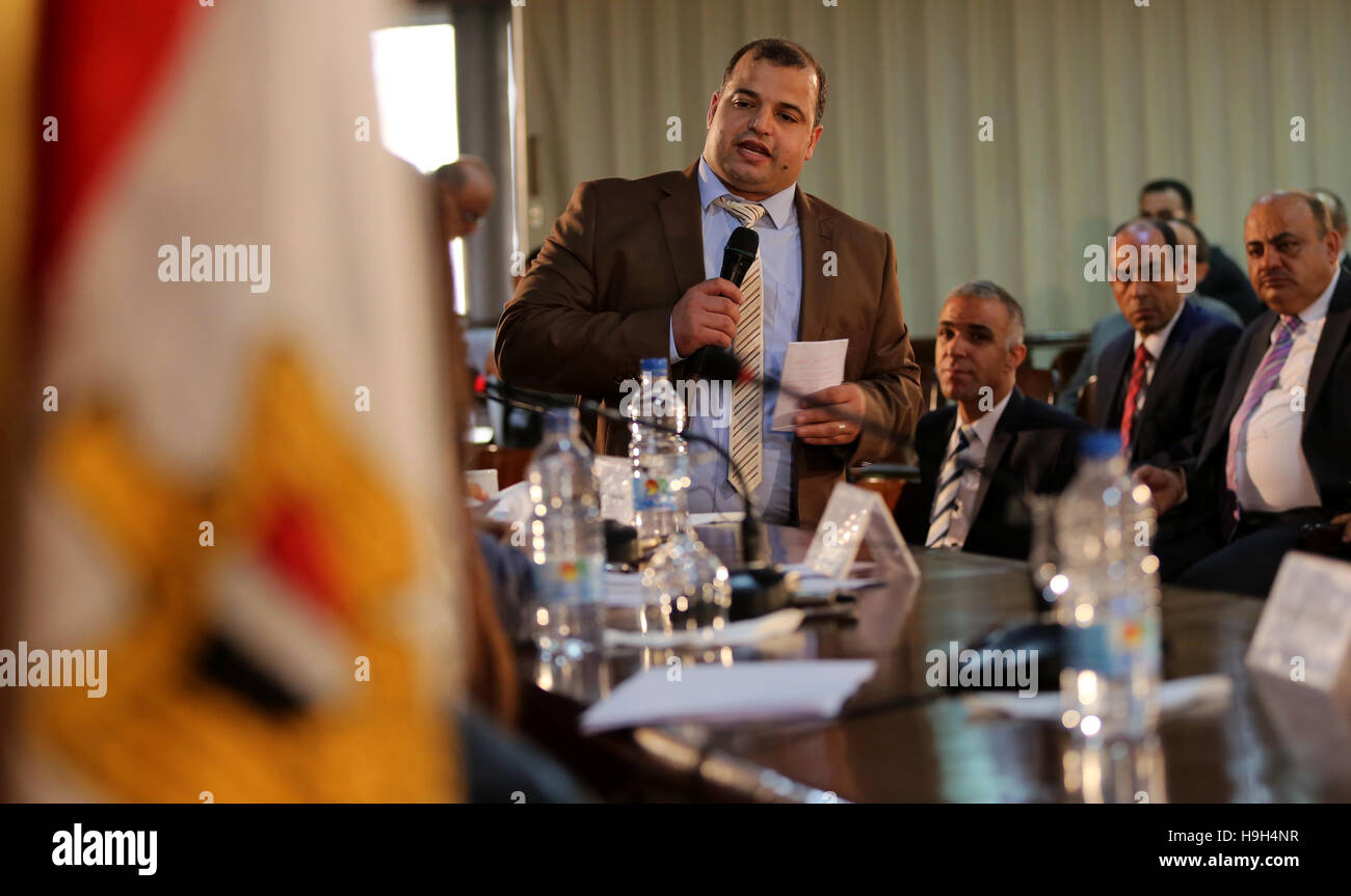 Cairo, Egypt. 23rd Nov, 2016. Palestinian and Egyptian Journalists ...