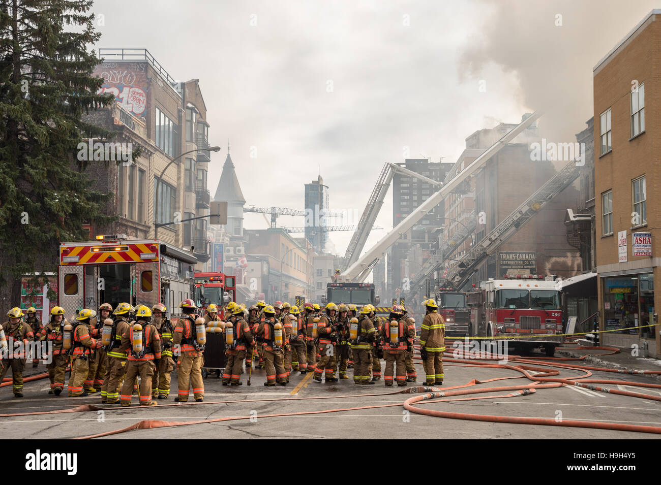 Montreal, CA - 23 Nov 2016: Montreal Firefighters work on "Cafe ...