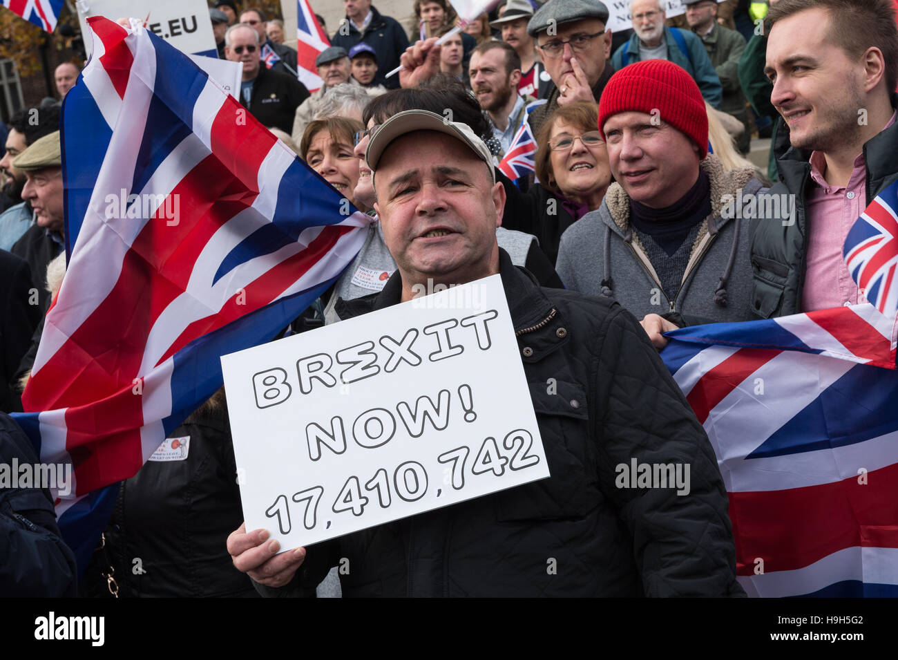 Pro brexit demonstration november 2016 hi-res stock photography and ...