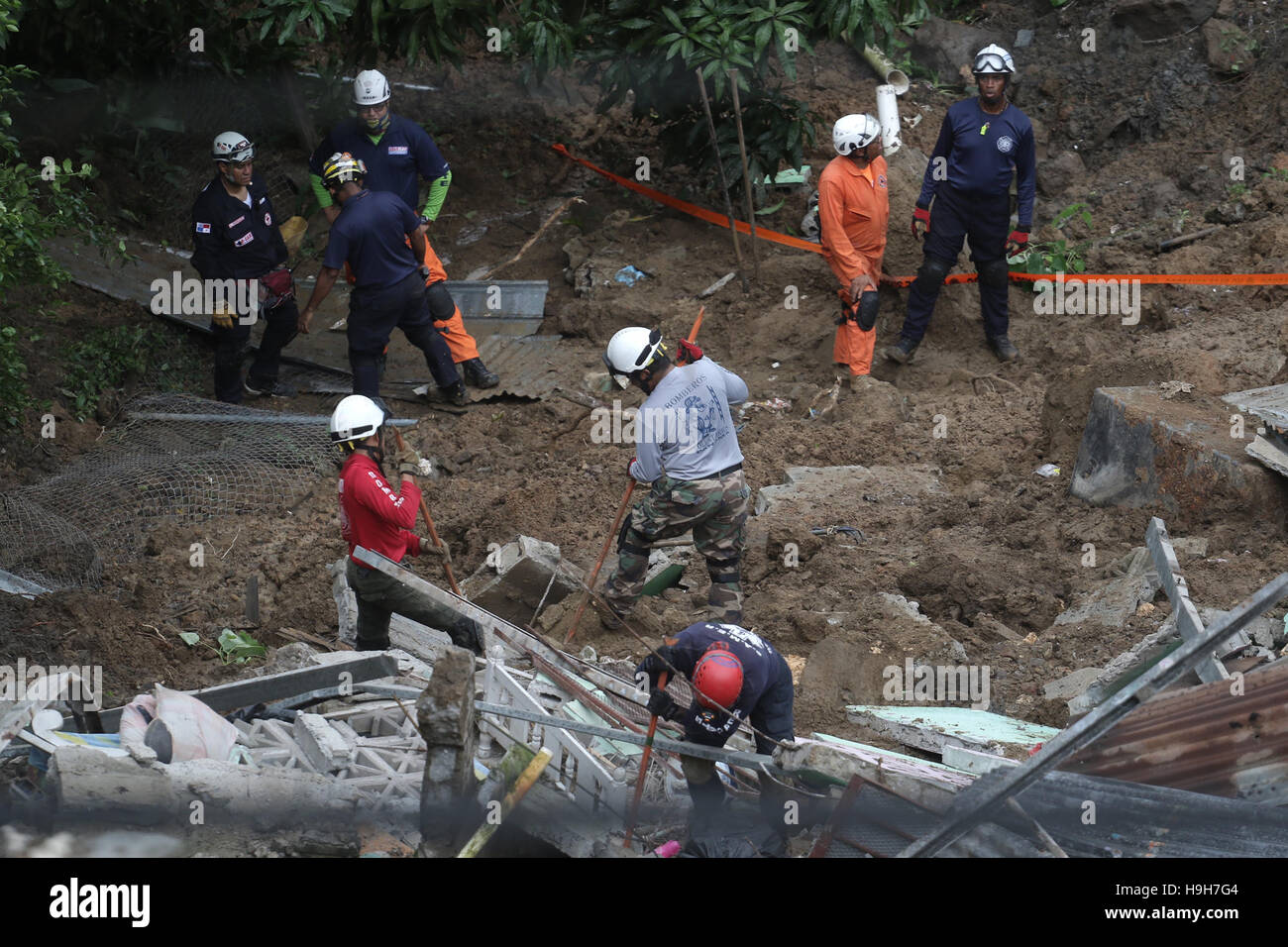 Panama City, Panama. 23rd Nov, 2016. Rescue operation is carried out on ...