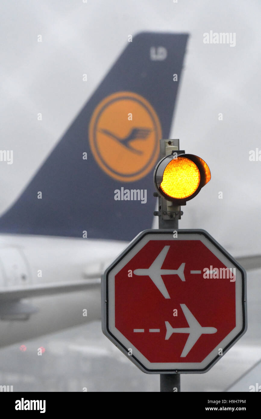 Airplane Stop Sign High Resolution Stock Photography and Images - Alamy