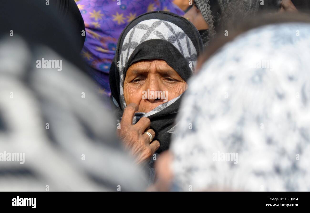 Allahabad, Uttar Pradesh, India. 24th Nov, 2016. Allahabad: A Muslim ...