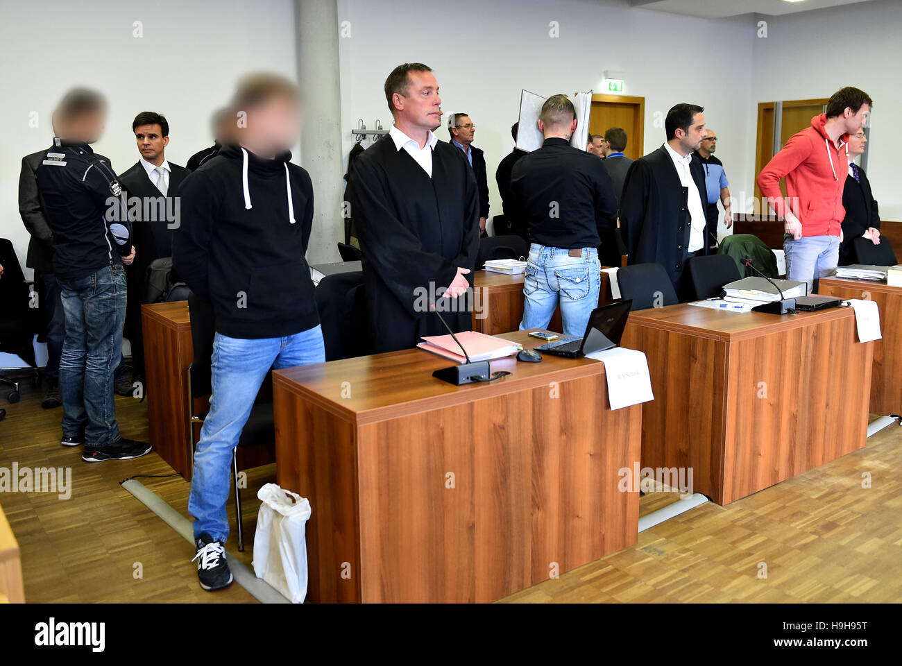 Potsdam, Germany. 24th Nov, 2016. The defendent Christopher L. (L-R ...