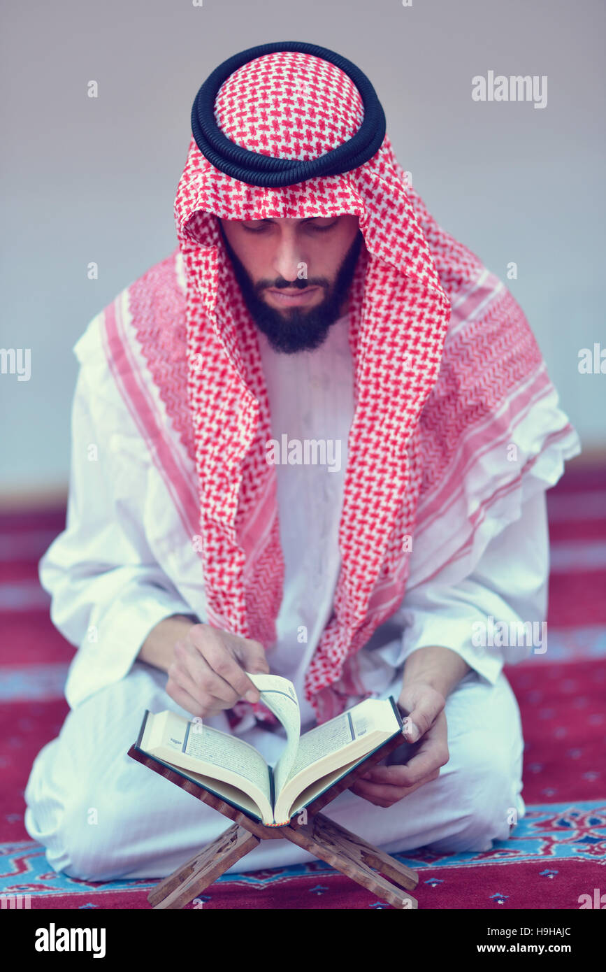 Muslim Arabic man praying Stock Photo - Alamy