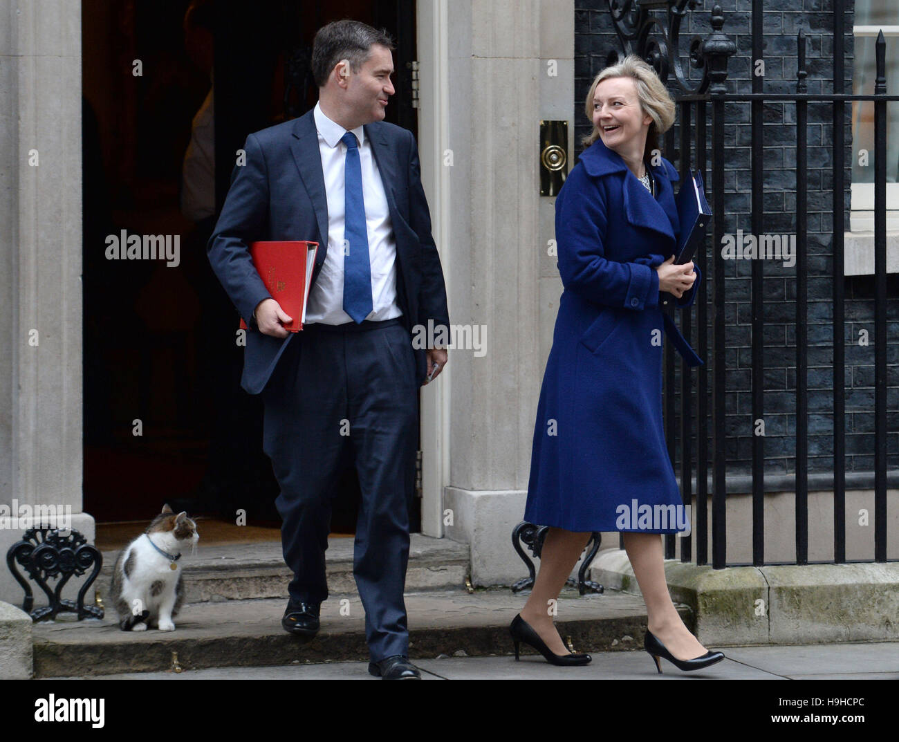 Justice secretary liz truss leave 10 downing street hi-res stock ...