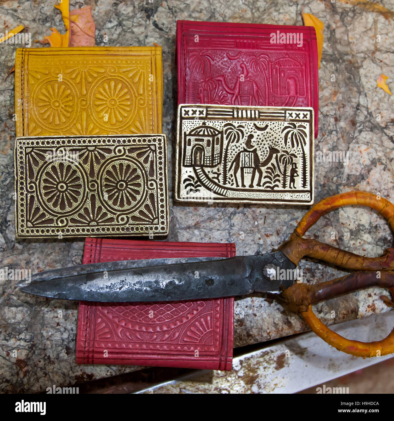 Scissor still life hi-res stock photography and images - Alamy