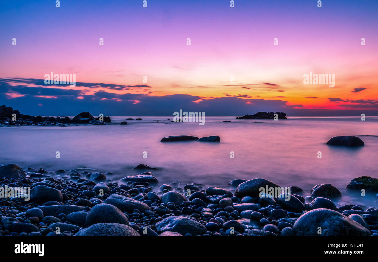 Pebble sunset hi-res stock photography and images - Alamy
