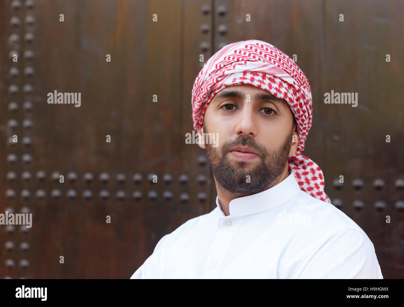 Saudi arabian man hi-res stock photography and images - Alamy