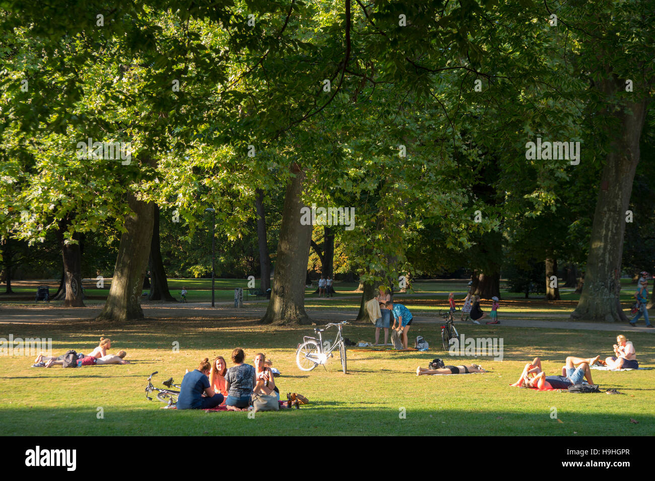Deutschland, Köln, Neustadt-Nord, Stadtgarten Stock Photo - Alamy