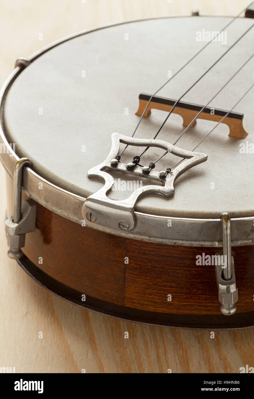 Ukelele banjo tailpiece close up Stock Photo - Alamy