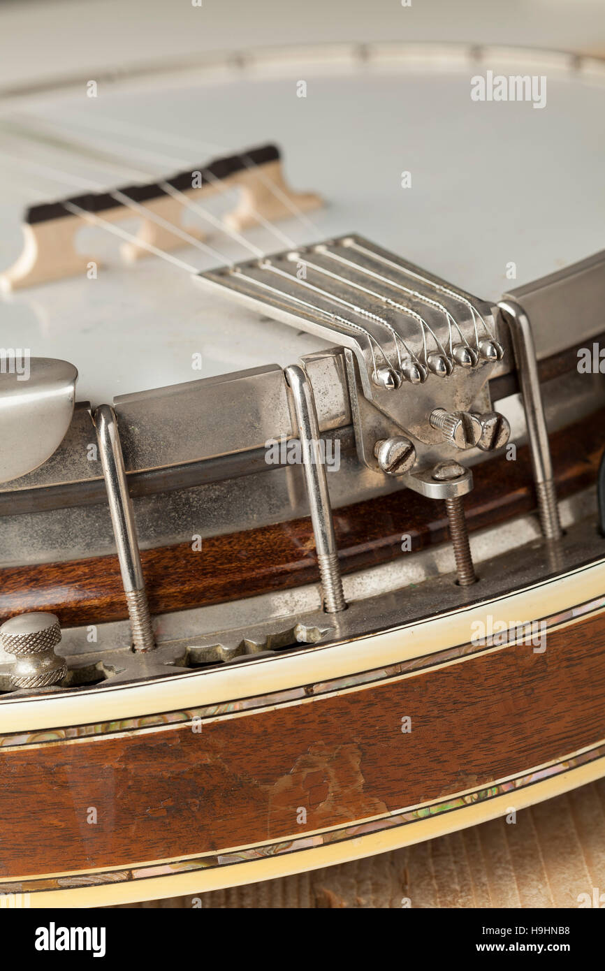 Banjo tailpiece close up Stock Photo - Alamy Banjo tailpiece close up Stock Photo - Alamy
