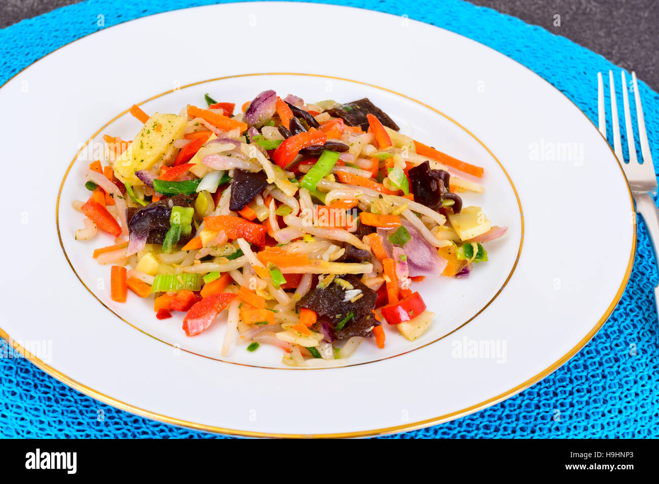 Healthy, diet: Mushrooms mun, bamboo shoots, soy sprouts, peppers and ...