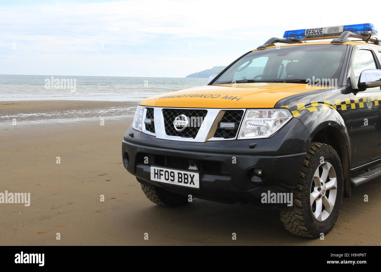 HM Coastguard search and rescue 4x4 parked on the beach at the seaside ...