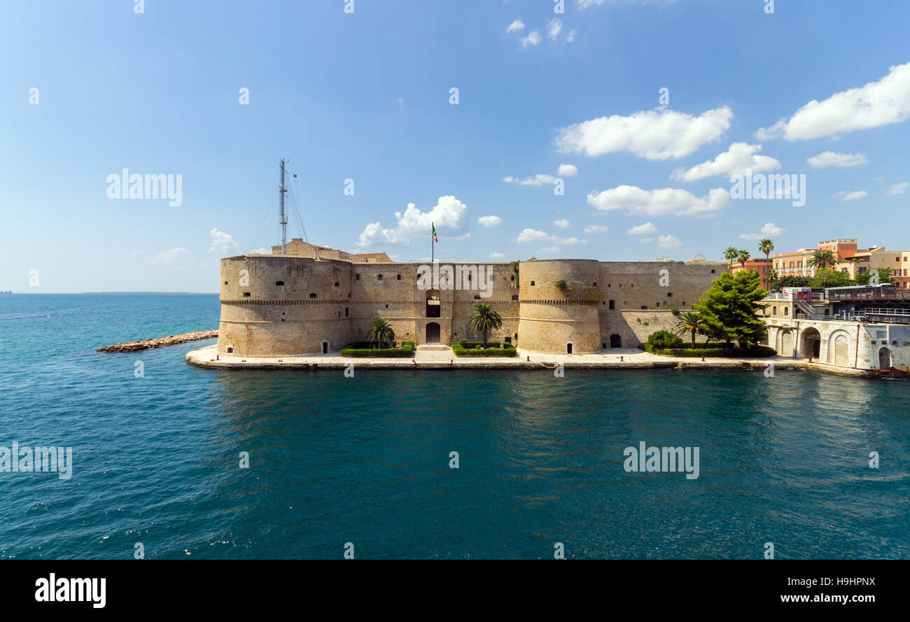 Taranto castle hi-res stock photography and images - Alamy