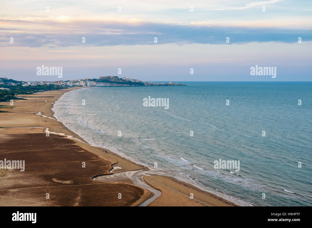 Vieste scenic view with the sea and the Vieste beach (Puglia, Italy ...
