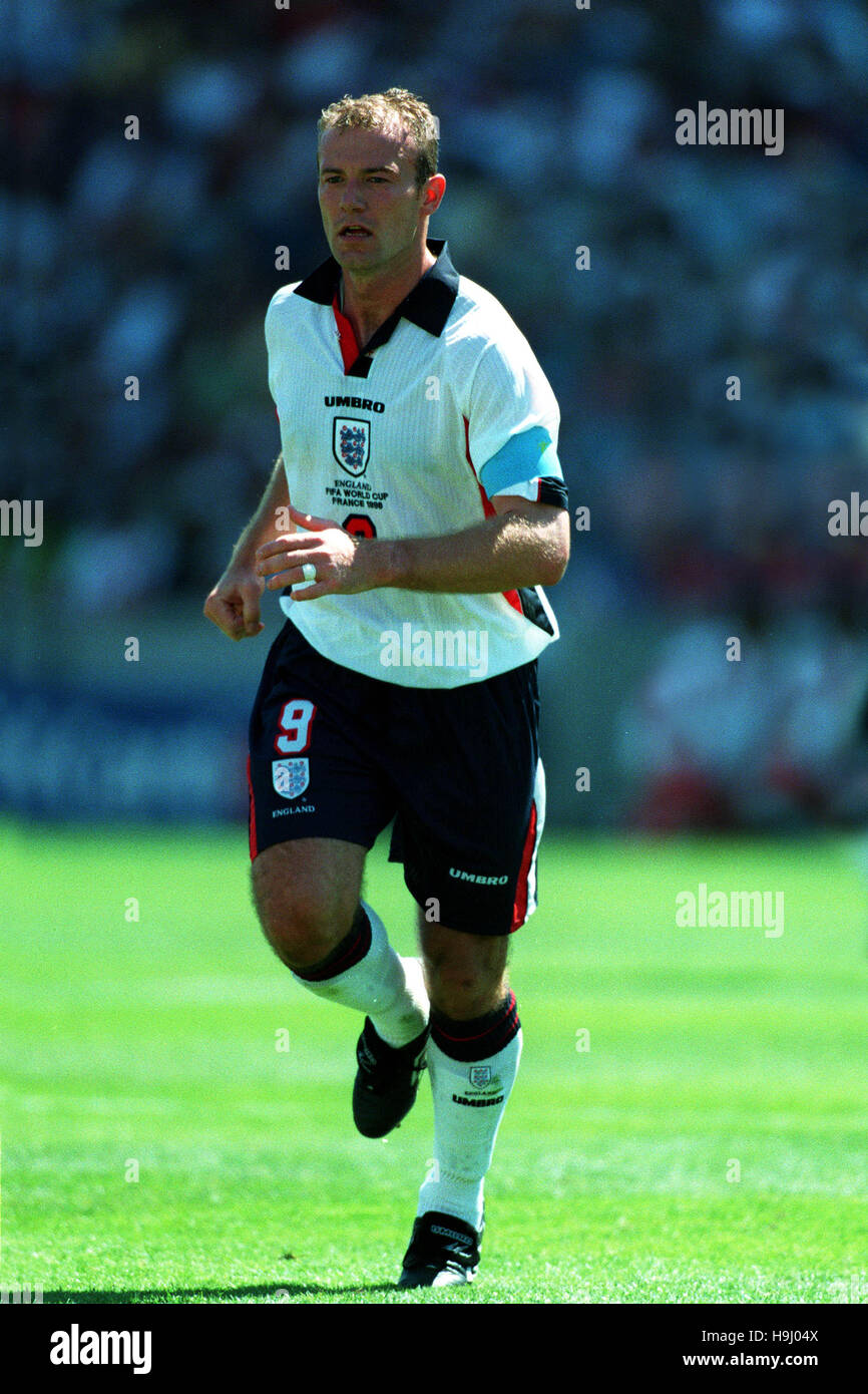 ALAN SHEARER ENGLAND & NEWCASTLE UNITED FC 17 June 1998 Stock Photo - Alamy