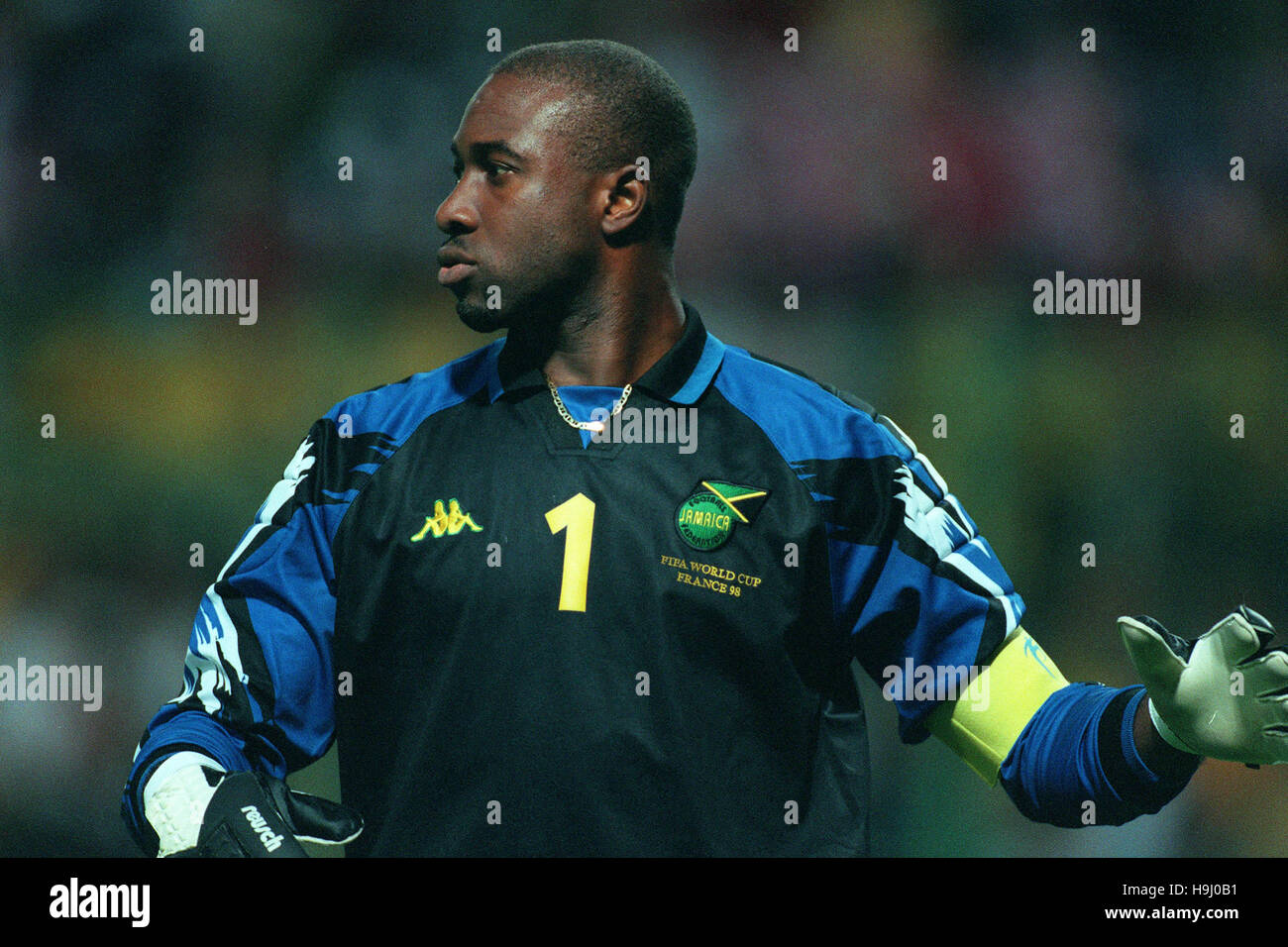 WARREN BARRETT JAMAICA & VIOLET KICKERS 22 June 1998 Stock Photo - Alamy