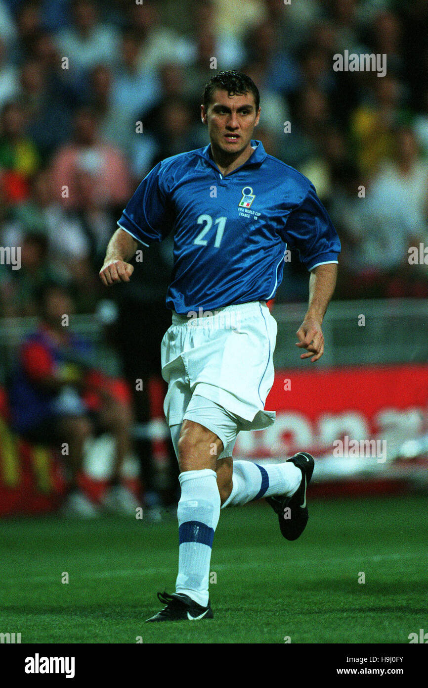 CHRISTIAN VIERI ITALY & ATHLETICO MADRID 22 June 1998 Stock Photo - Alamy
