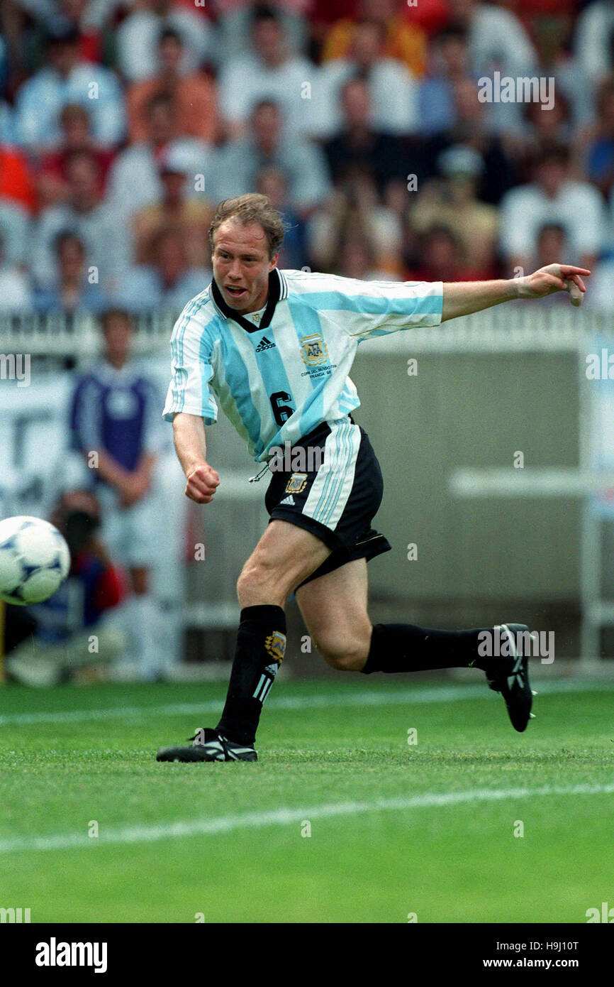 ROBERTO SENSINI ARENTINA & PARMA 25 June 1998 Stock Photo - Alamy
