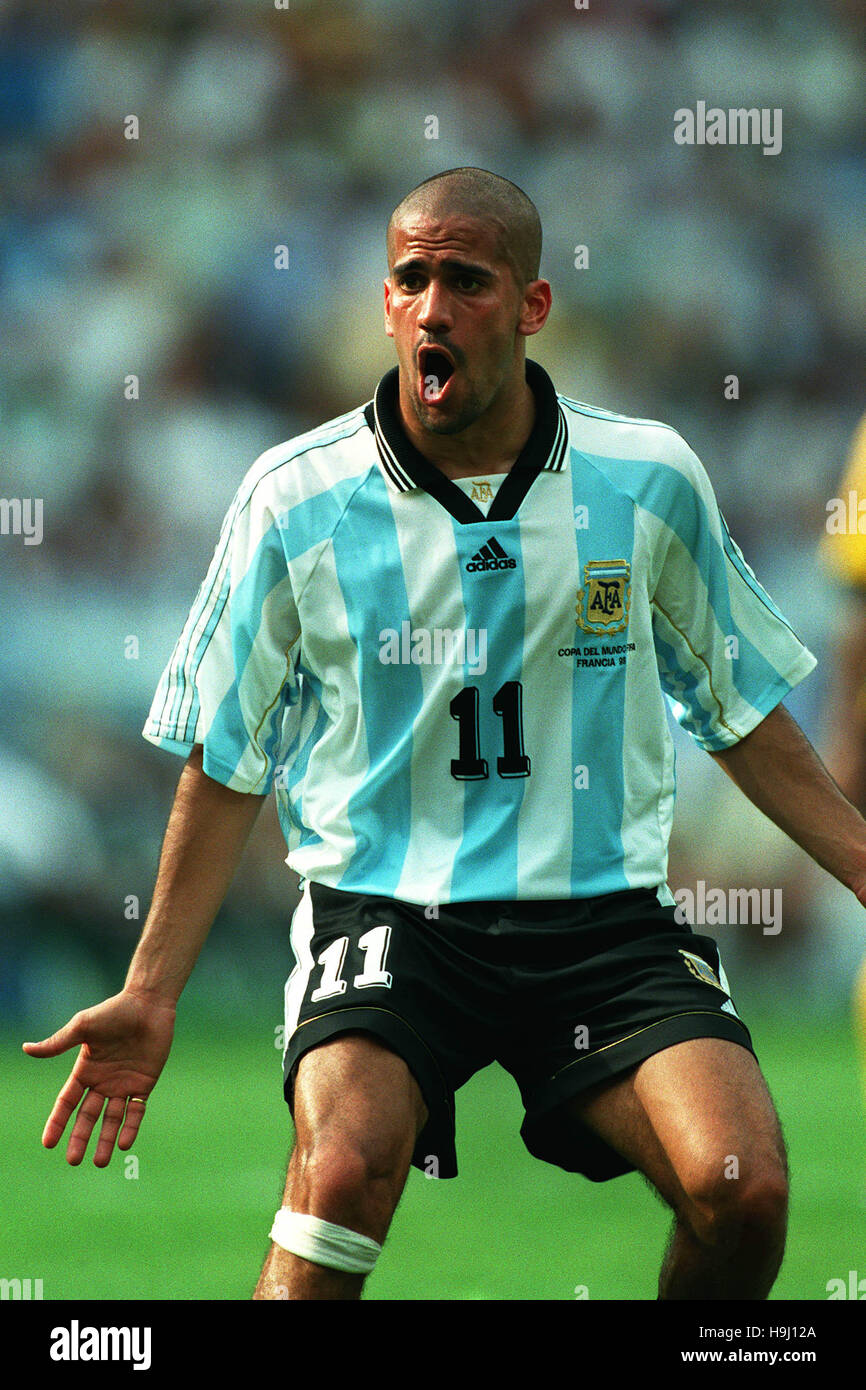 JUAN VERON ARGENTINA & SAMPDORIA 25 June 1998 Stock Photo - Alamy