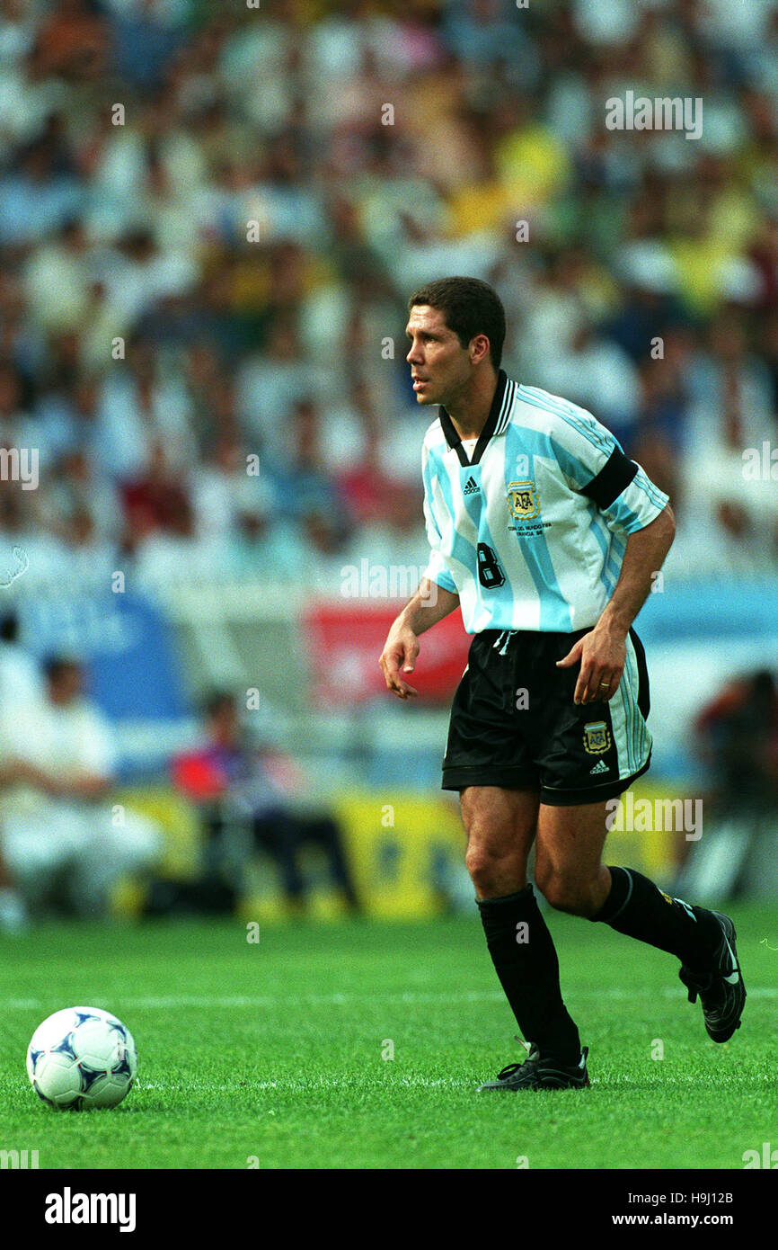 Diego simeone 1998 hi-res stock photography and images - Alamy