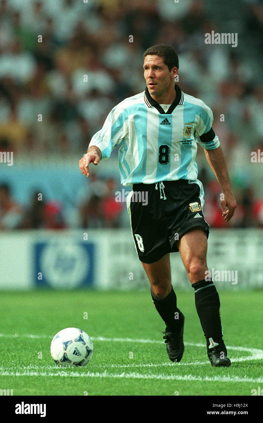 Diego simeone 1998 hi-res stock photography and images - Alamy