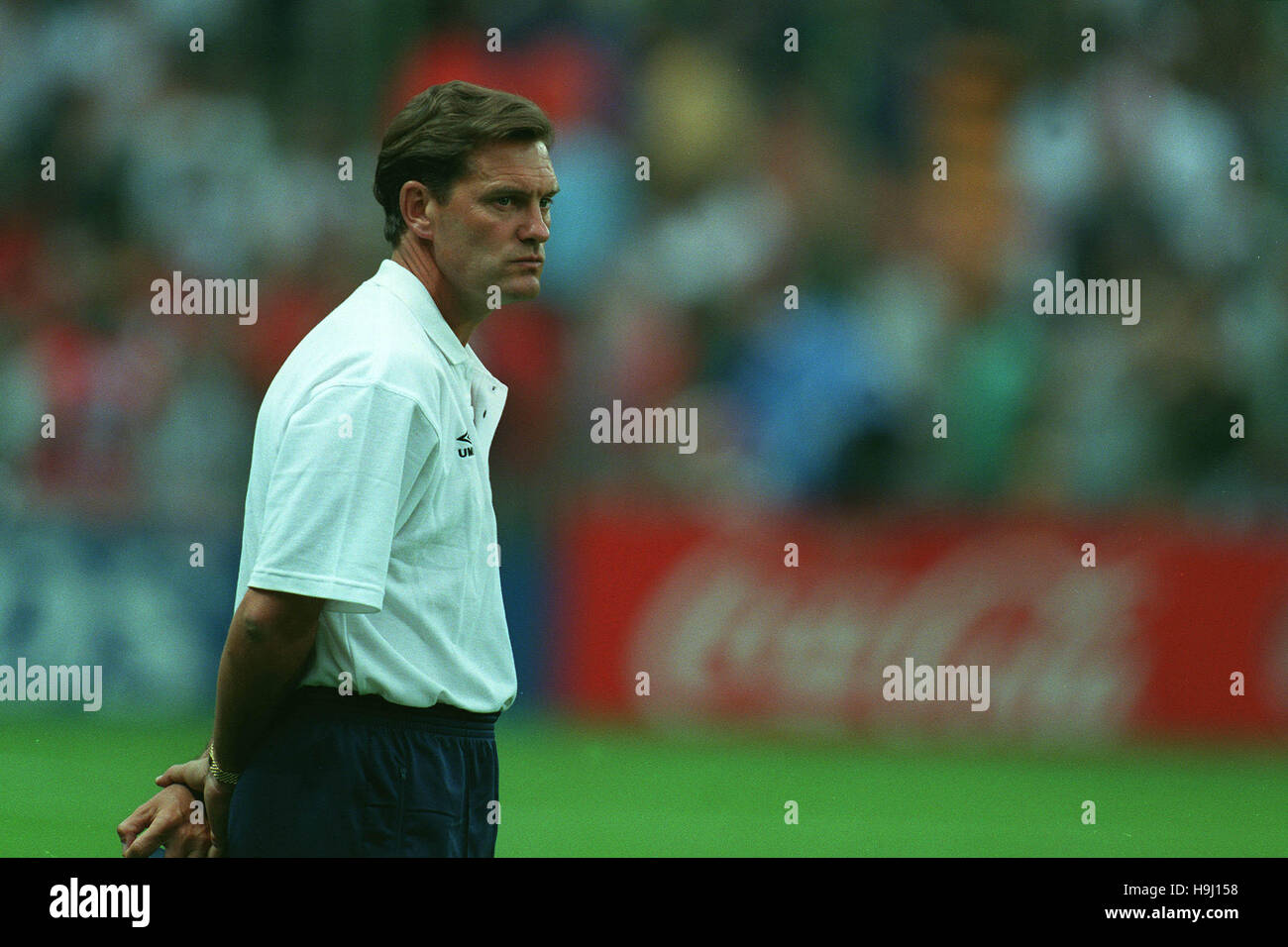 GLENN HODDLE ENGLAND MANAGER 29 June 1998 Stock Photo - Alamy