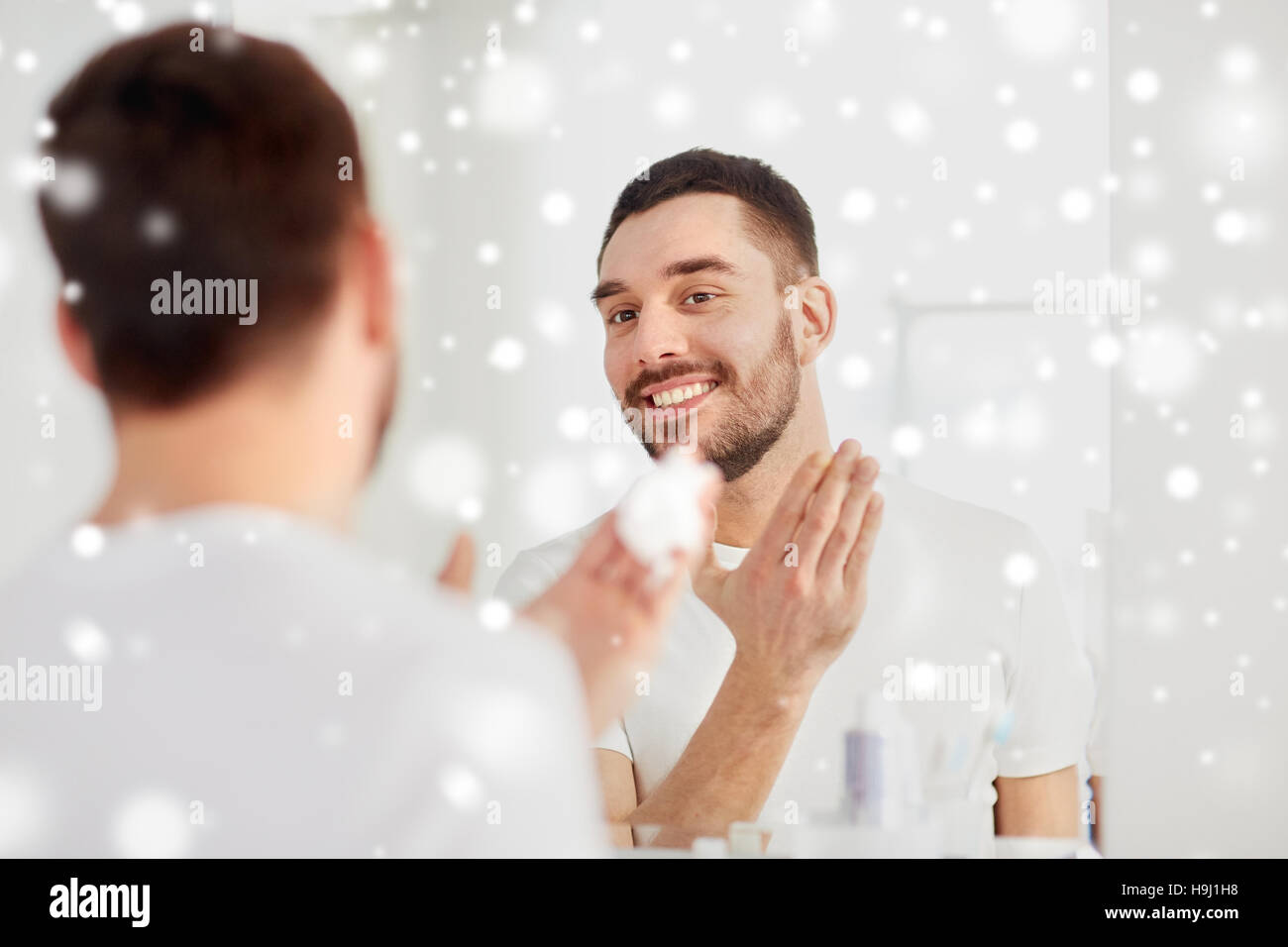 Applying snow foam hi-res stock photography and images - Alamy