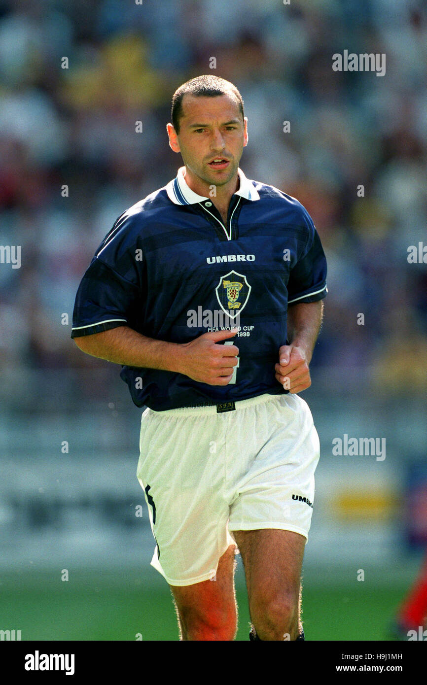 COLIN CALDERWOOD SCOTLAND & TOTTENHAM HOTSPUR 10 June 1998 Stock Photo ...