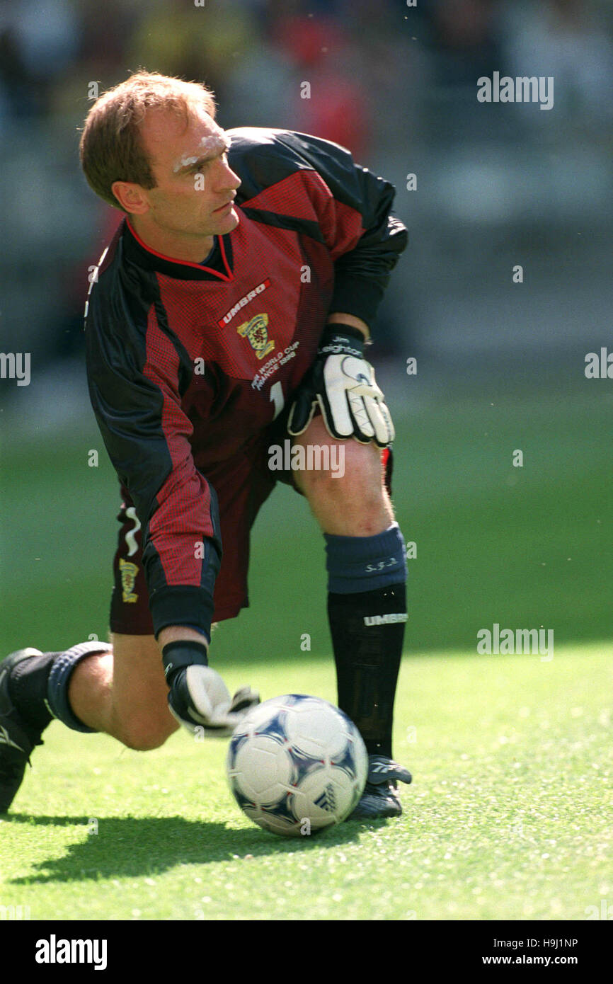 Jim leighton hi-res stock photography and images - Alamy