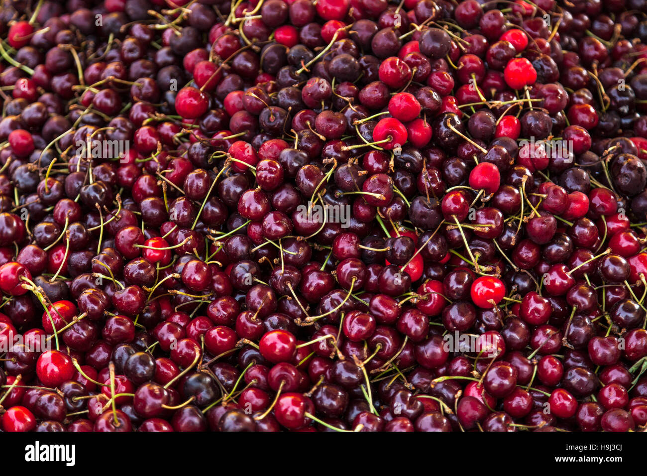 Cherries wallpaper hi-res stock photography and images - Alamy
