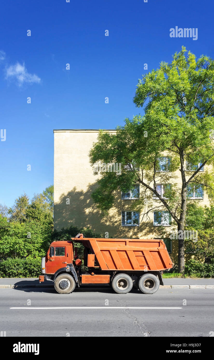 Orange dump truck hi-res stock photography and images - Alamy