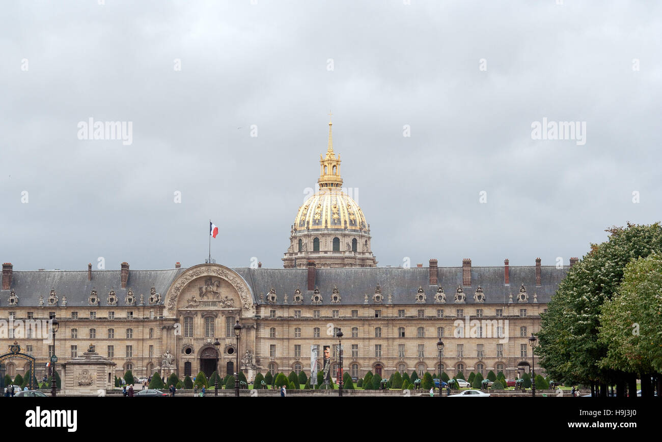 Views of buildings, monuments and famous places in Paris, from the ...