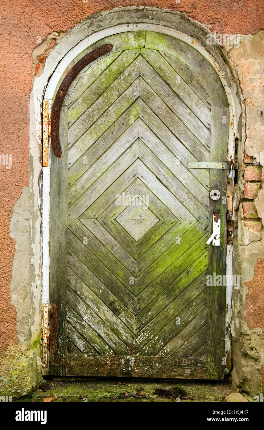 Building wood door hi-res stock photography and images - Alamy