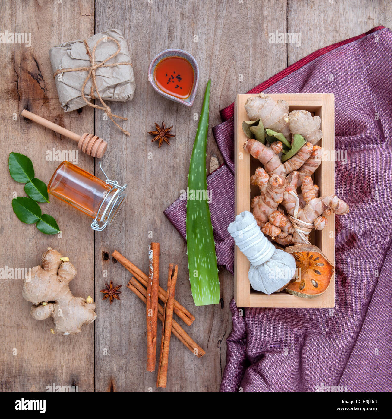 Natural Spa Ingredients herbal compress ball and herbal Ingredi Stock ...