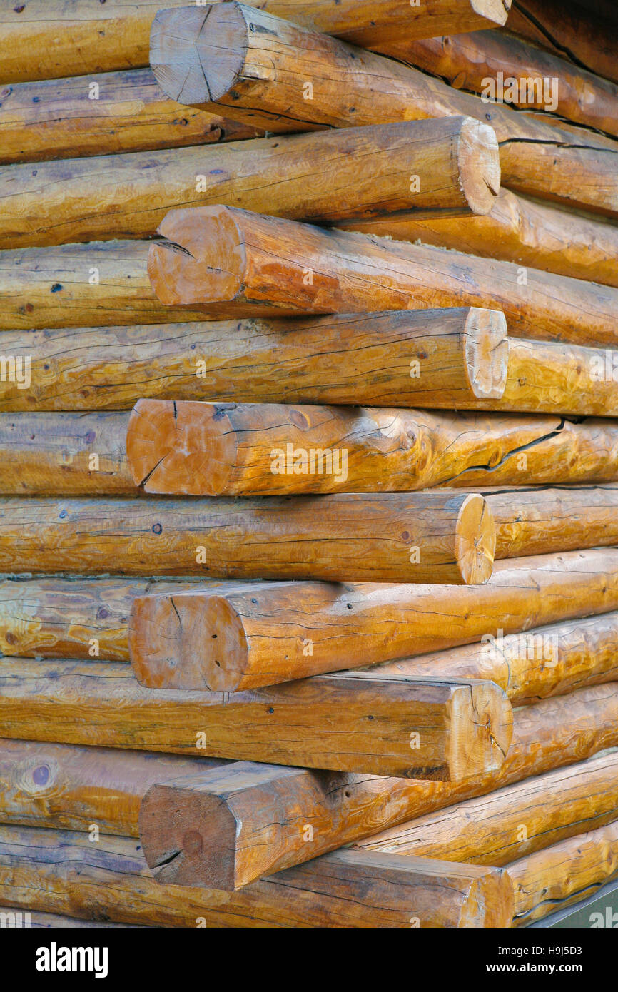 Log cabin construction hi-res stock photography and images - Alamy