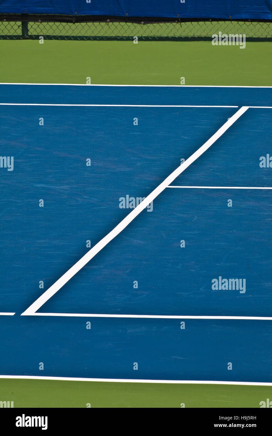 Blue tennis court hi-res stock photography and images - Alamy