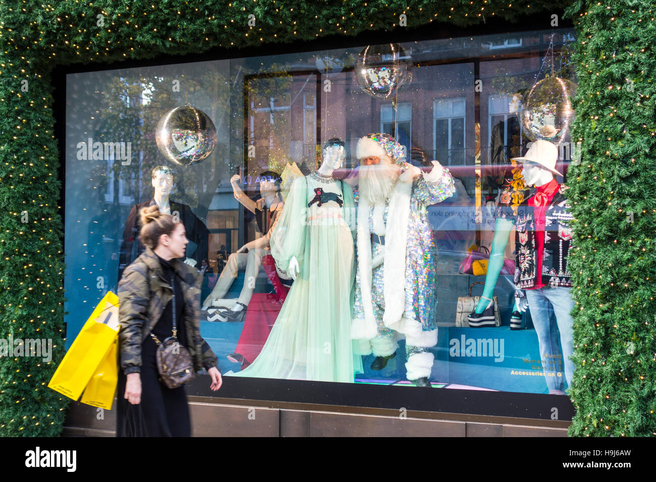 Selfridges windows christmas hi-res stock photography and images - Alamy
