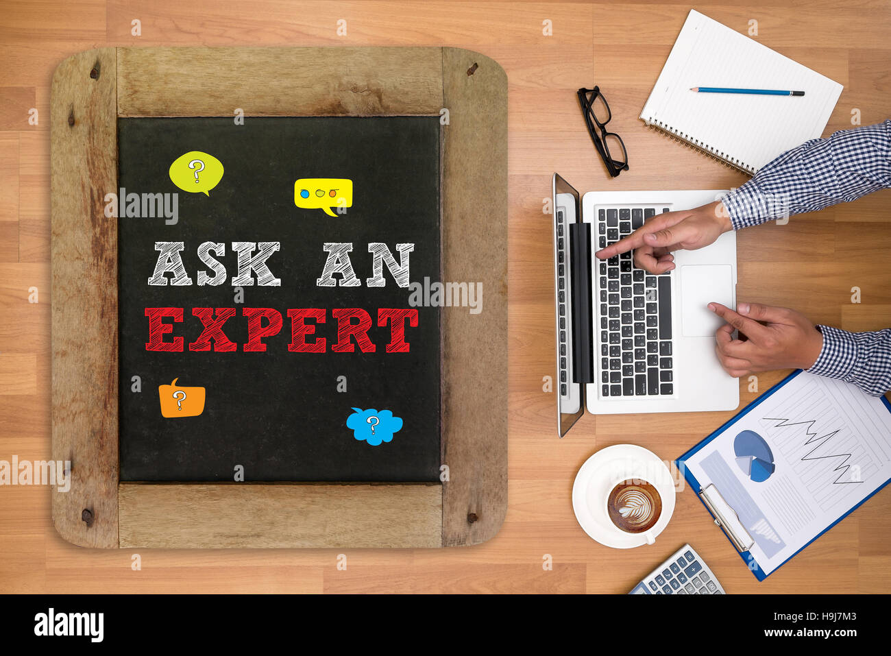 ASK AN EXPERT Concept Businessman working Stock Photo - Alamy